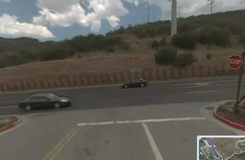 Google Maps တရားစွဲမှုတွင် ရှေ့နေ- မှောင်နေပါသည်။ Google က သူ့ကို Sidewalk ဆီသို့ ဦးတည်နေသည်ဟု သူမထင်ခဲ့သည်။ 12467_1