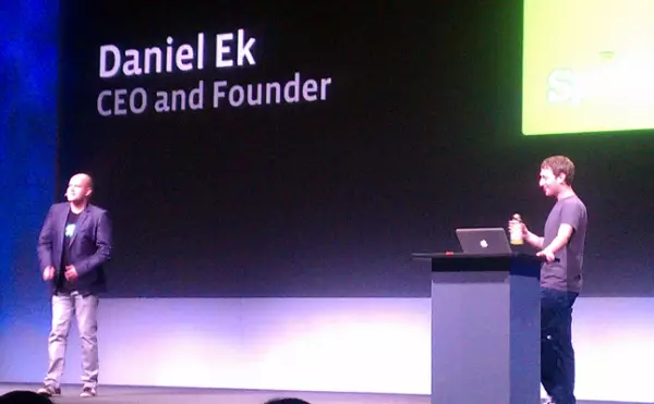 F8: Bloguear en directo The Keynote (Cronoloxía + Ticker) 14588_6