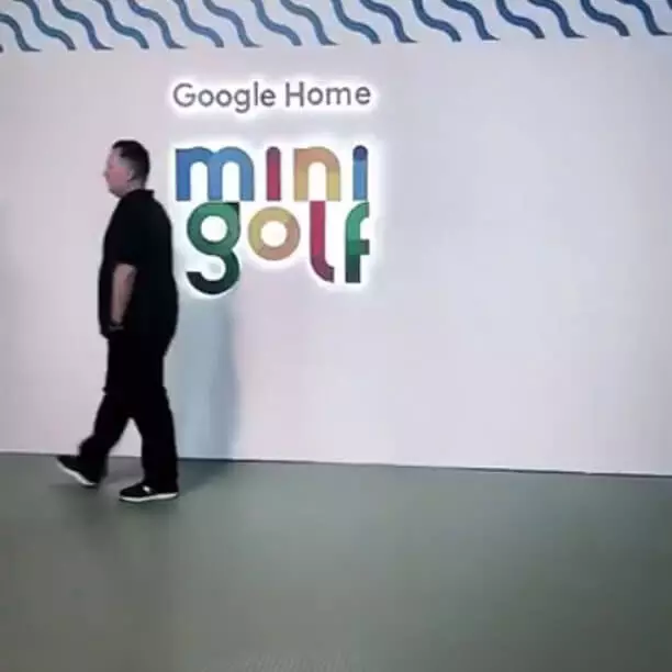 Sök i bilder: Google Home minigolf, Googlers besöker Nordkorea och hundar i bollgropar på Google 15110_4