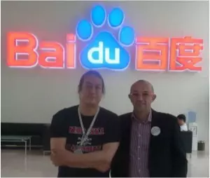 Kaiser Kuo، Baidu انٹرنیشنل کمیونیکیشن ڈائریکٹر اور Andy Atkins-Krüger Baidu کے استقبالیہ میں