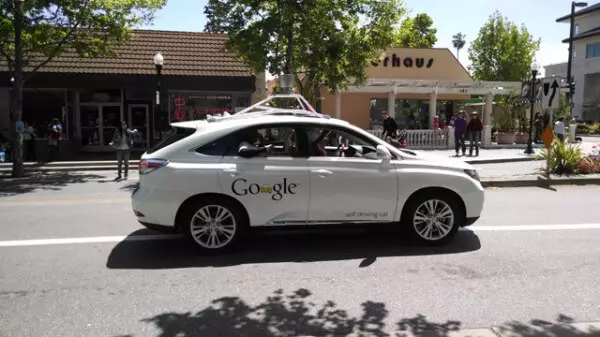 google-self-driving-parade-1398647057