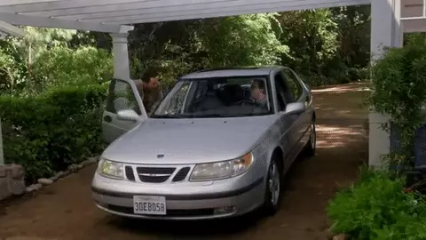 Sheldon prowadzi samochód