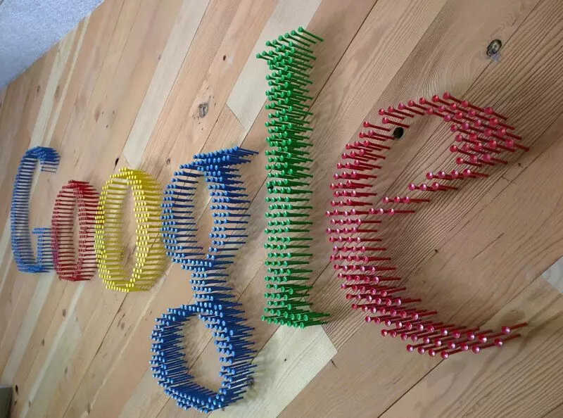 „Google Golf Tees“ logotipas