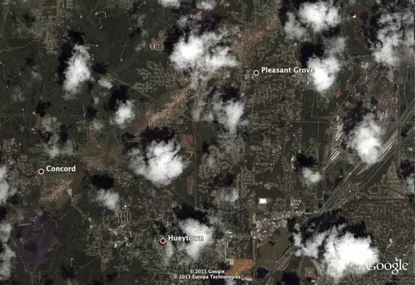 Google geeft Alabama Tornado-vernietigingsafbeeldingen en kaarten van tornado's vrij 24770_4