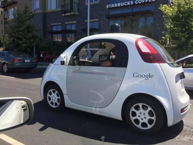 Mobil Mengemudi Sendiri Google yang Lucu