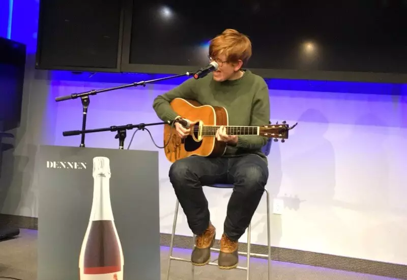 Brett Dennen 在 Google 打球