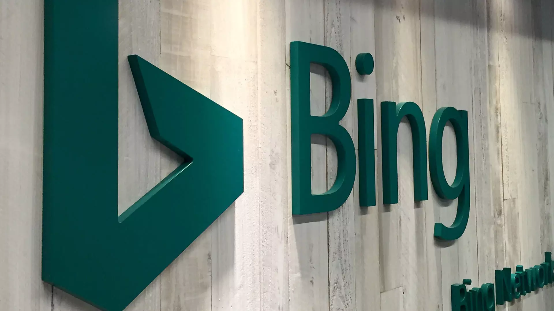 Bing Ads Editor kritt Iwwerpréiwung Extensioun Ënnerstëtzung, besser Schlësselwuert Import a méi