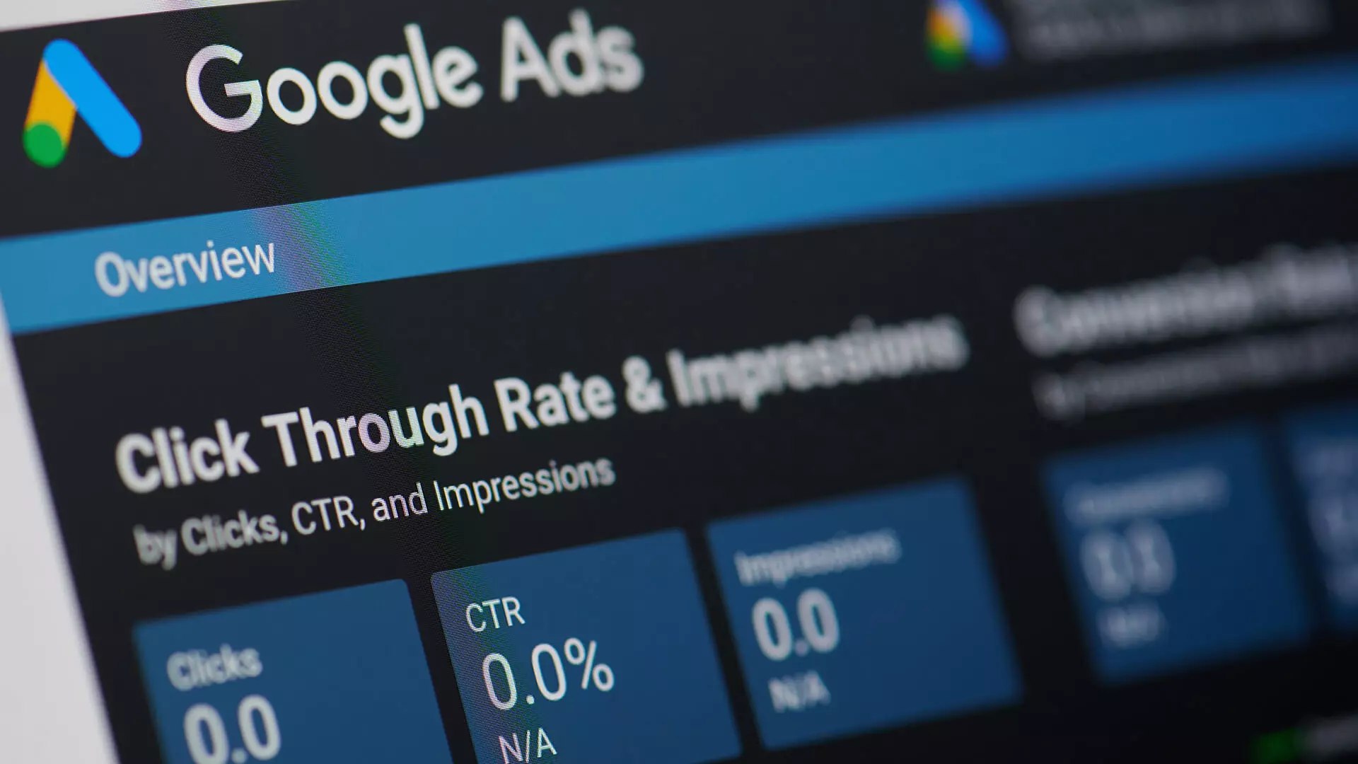 Google Ads: ตอนนี้ต้องการใช้คำหลักที่ทำงานแบบวลีและแบบกว้างที่เหมือนกันทุกประการกับข้อความค้นหา