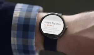 Penyenaraian Perniagaan Tempatan di Android Wear Smartwatch