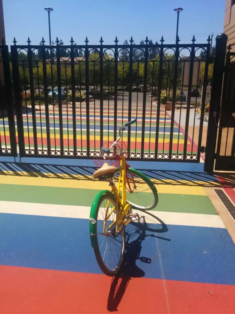 Шукаць у фотаздымках: Google Gumball Machine, Google Bike & Server Rack 1,000