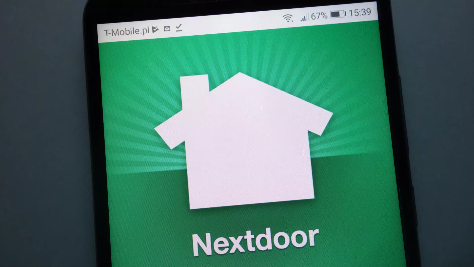 Nextdoor въвежда групи и помощна карта в отговор на епидемията от коронавирус