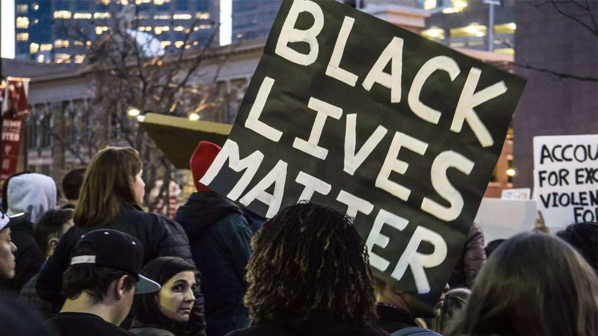 „Black Lives Matter“ turinys: naujausia informacija apie nenumatytas pasekmes prekės saugumui